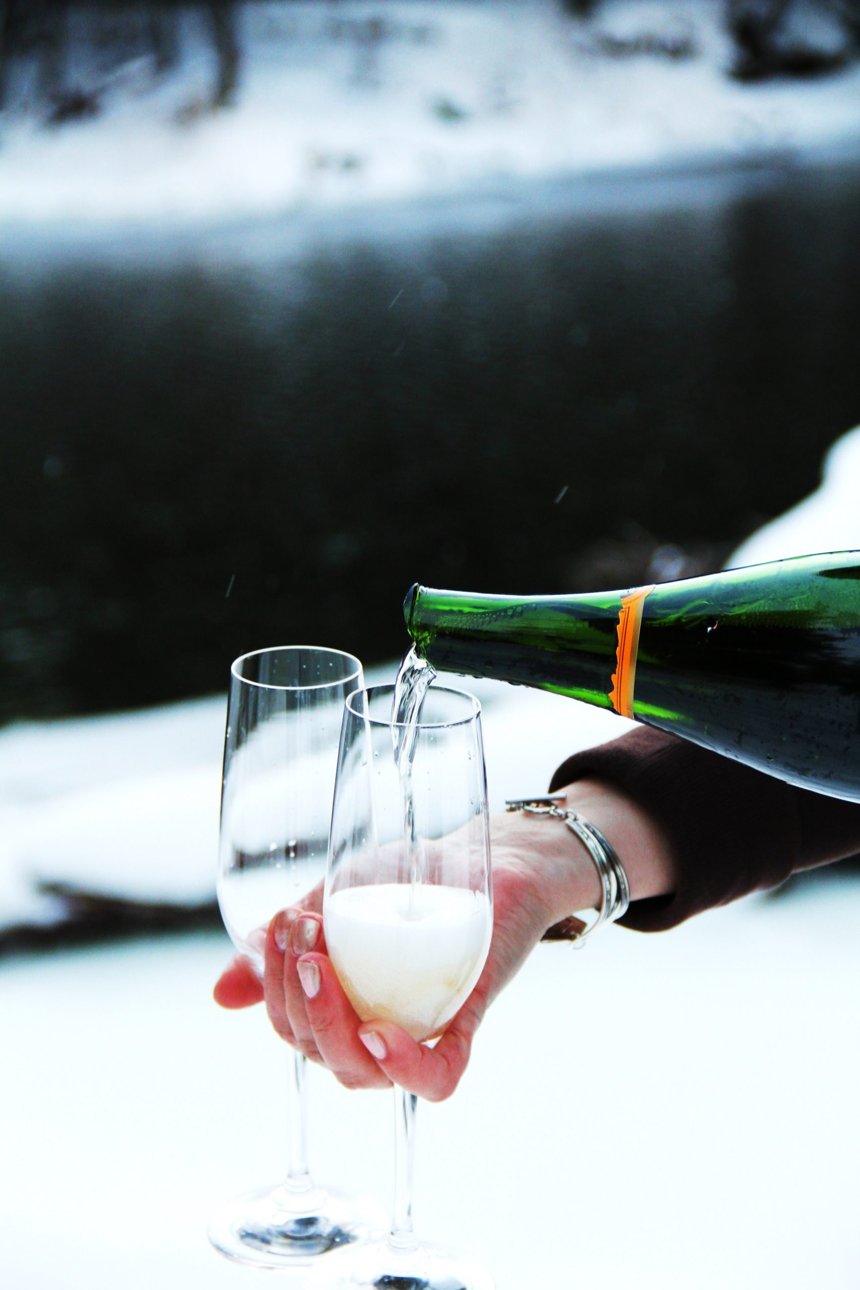 Sabrer le champagne - Temps Libre